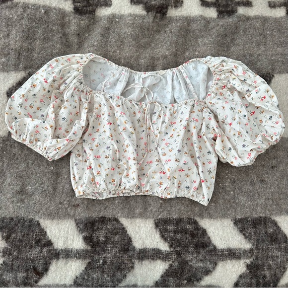 Doen | Tops | Den Floral Puff Sleeve Crop Top | Poshmark